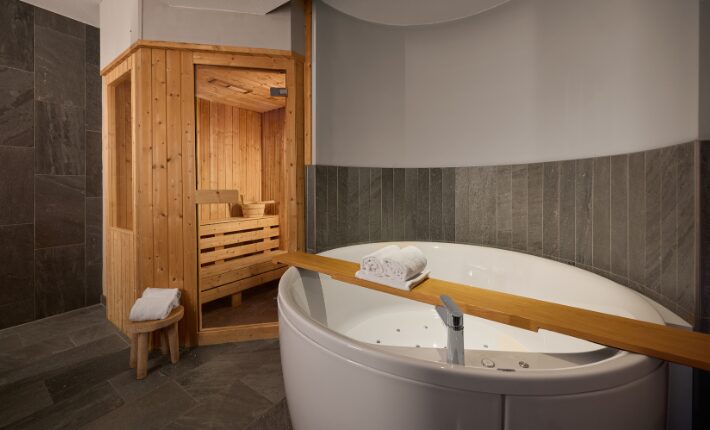 DoubleTree by Hilton Rotterdam Centre en Haven Hotel Rotterdam ...